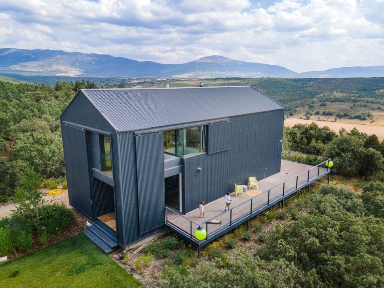 Industrial Barn House By Alberich Rodríguez Architects - Barndominium.org