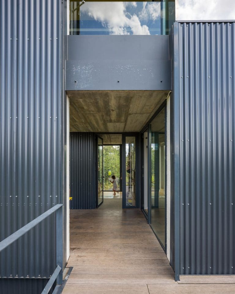 Industrial Barn House By Alberich Rodríguez Architects - Barndominium.org