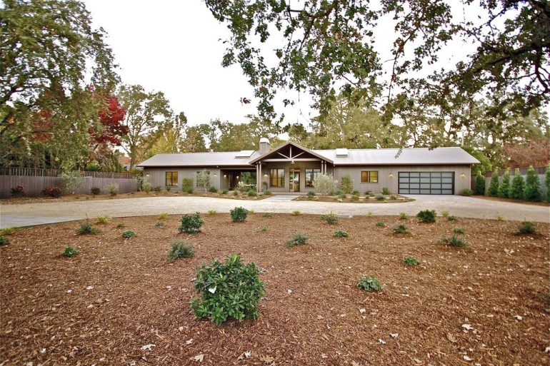 A Modern Post Frame Barndominum House Plan - Barndominium.org